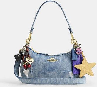 Coach Teri Schultertasche Aus Loved-Denim Mit Anh&auml;ngern