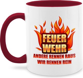 Shirtracer Tasse Tassen 325ml - Feuerwehr - andere rennen raus wir rennen rein - 325 ml - Bordeauxrot - feuerwehrtasse feuerwehrgeschenkartikel feuerwehrmann ges