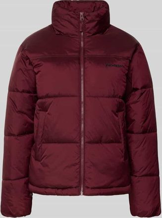 Review Steppjacke mit Label-Stitching