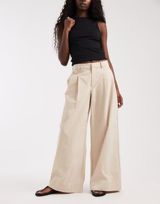 Vero Moda pantalon de costume large &agrave; plis profonds couleur cr&egrave;me-Blanc