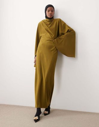 Asos Robe longue en satin avec col chemin&eacute;e et manches oversize - Vert olive