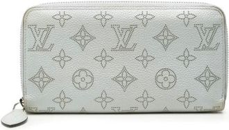 Louis Vuitton Portefeuille zipp&eacute; Monogram Mahina doccasion - Femme - Pre-owned - Gris - Taille: ONE Size