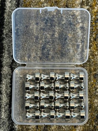 Aurum Magnete, 20 St&uuml;ck Schwarz, Gold und Silber Kegelmagnete f&uuml;r K&uuml;hlschrank, Magnettafel, Stecktafel, Pinnwand und Whiteboard, Mini Stark Magnete im Aufbe