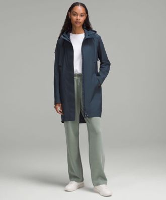 lululemon Rain Rebel Jacke f&uuml;r Frauen - Gr&ouml;&szlig;e 10 in True Navy