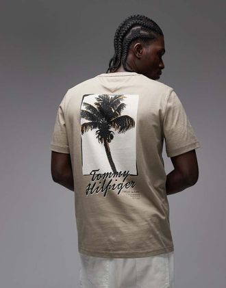 Tommy Hilfiger T-shirt &agrave; imprim&eacute; photo de palmier - Taupe-Neutre
