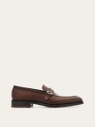 Ferragamo Herren Loafer in Mokassin-Machart mit Hug Schnalle Braun Gr&ouml;&szlig;e 40.5