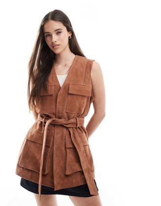Asos Gilet de tailleur style camionneur avec ceinture en daim de qualité supérieure - Fauve-Marron