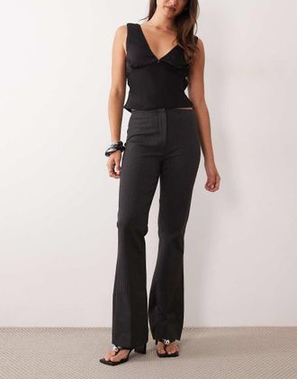 Abercrombie & Fitch Curve Love pantalon &eacute;vas&eacute; taille haute noir