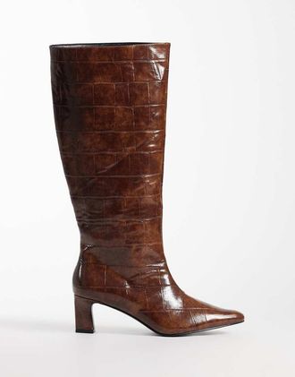 Public Desire bottes montantes &agrave; talon Boomer effet croco camel-Marron