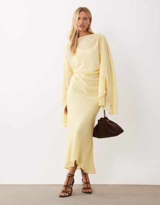 Asos Midaxi-Kleid mit Kimono&auml;rmeln, Cape-Detail, Drapierung und R&uuml;ckenausschnitt in Buttermilk-Multi