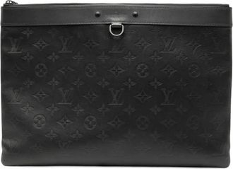 Louis Vuitton 2019 Monogram Shadow Discovery Pochette Clutch - Schwarz