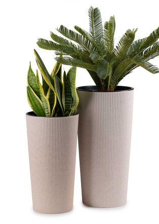 HowHomely 2X Blumentopf Gross mit Pflanzk&uuml;bel Einsatz | Beige Pflanzk&uuml;bel Gro&szlig; aus Kunststoff f&uuml;r Deko Wohnzimmer oder Garten | Set aus 2 Blumen&uuml;bertopf (30xh57