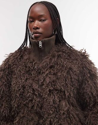Weekday veste coupe carr&eacute;e en faux-fur marron clair