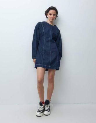 Asos robe courte en jean &agrave; coutures, manches longues, brut-bleu marine