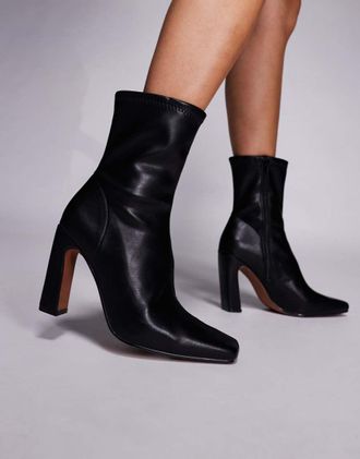 River Island Stretch-Stiefeletten in Schwarz mit eckigem Absatz