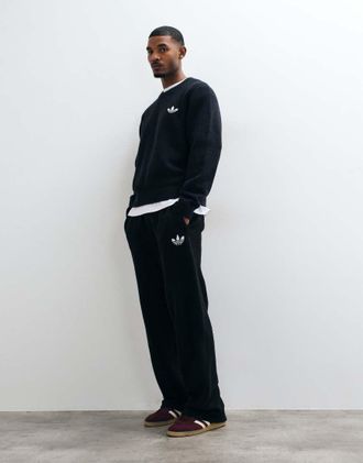 adidas Originals Trainingshose mit geradem Bein aus Strick in Schwarz