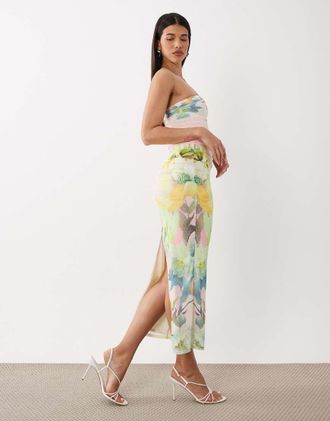 AFRM Marlo - Robe bandeau longue en tulle &agrave; imprim&eacute; fleurs - Rose