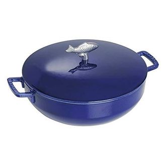Staub Br&auml;ter/Cocotte mit dekorativem Fisch-Knauf, 28 cm, 4,75 L, Gusseisen, Aromaregen, f&uuml;r alle Herdarten inkl Induktion & Backofen, Dunkelblau