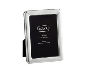 Edzard Fotorahmen Anzio f&uuml;r Foto 13 x 18 cm, edel versilbert, anlaufgesch&uuml;tzt, mit Samtr&uuml;cken, 1 Aufh&auml;nger, Fotorahmen zum Stellen, Hoch- oder Querformat - B