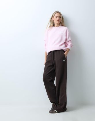adidas Originals Essential Jogger in Dunkelbraun