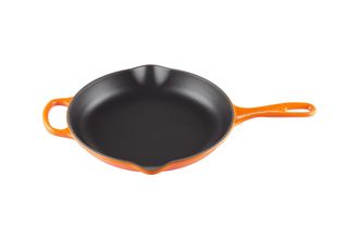 LE CREUSET Signature Gusseisen Brat- und Servierpfanne, Rund, &Oslash; 26 cm, F&uuml;r alle Herdarten inkl. Induktion geeignet, 2,34 kg, Ofenrot, 20182260900422