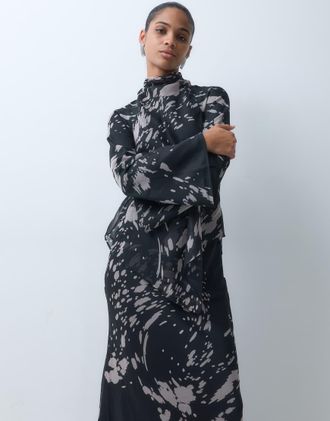 Asos zweilagiges Maxikleid mit langen &Auml;rmeln und Animal-Print in Schwarz-Wei&szlig;-Multi