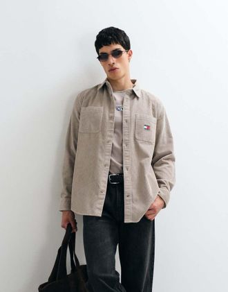 Tommy Jeans Locker geschnittenes Cordhemd in Stein-Neutral