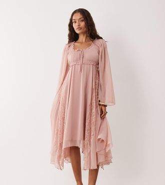 Miss Selfridge Boho-Maxikleid aus Chiffon in Rosa mit R&uuml;schen