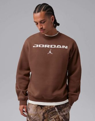 Nike Jordan Brooklyn Sweatshirt mit Rundhalsausschnitt aus angerautem Fleece in Braun