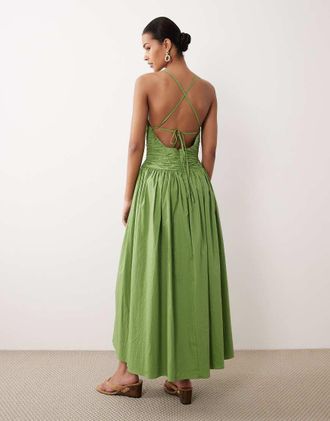 Nobody's Child Rosabel - Robe longue habill&eacute;e sans manches en coton m&eacute;lang&eacute; avec corsage fronc&eacute; et dos ouvert - Vert