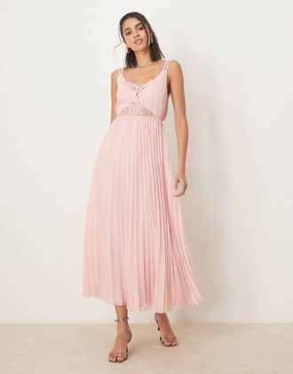 Asos Robe mi-longue plissée à empiècement en dentelle effet superposé - Rose pâle