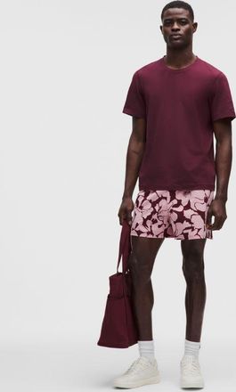 lululemon Short de bain Doubl&eacute; pour Hommes - 13 cm - Burgundy - Taille 2XL