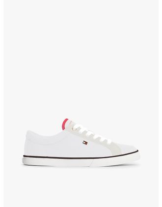 Tommy Hilfiger Canvas-Sneaker in Wei&szlig; mit Emaille-Flag-Blau