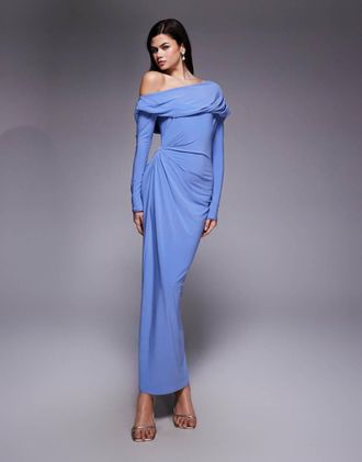 Asos Figurbetontes, lang&auml;rmliges Maxikleid in Hellblau mit abfallender Schulterpartie und Drapierung