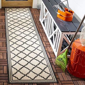 Safavieh Geometrisch Teppich für Wohnzimmer, Esszimmer, Schlafzimmer - Beachhouse Collection, Kurzer Flor, Silber und Elfenbein, 79 X 152 cm