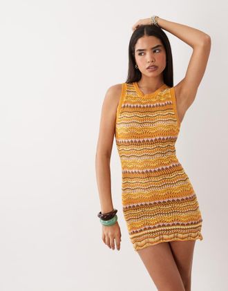 Kiwi & Co Walking On Sunshine - Hochgeschlossenes, &auml;rmelloses Mini-Strandkleid aus H&auml;kelstoff in Orange gestreift