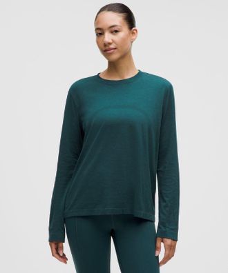 lululemon Swiftly Relaxed Langarmshirt e Passform f&uuml;r Frauen - Gr&ouml;&szlig;e 10 in Indochine Blue