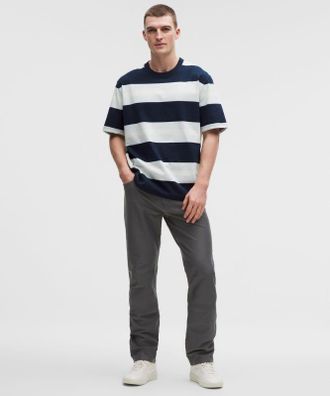 lululemon EasyFive Hose im Classic Fit mit geradem Bein f&uuml;r M&auml;nner - 81 cm - Gr&ouml;&szlig;e 28 in Onyx Grey