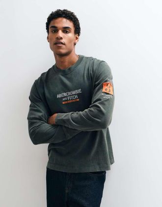 Abercrombie & Fitch schweres Langarm-T-Shirt mit Frontprint in Dunkelgr&uuml;n