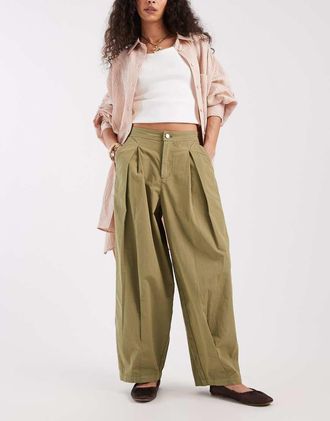 Miss Selfridge Pantalon ample casual - Kaki-Blanc