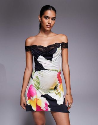 I.AM.GIA Theodora - Robe courte pr&egrave;s du corps ultra-douce &agrave; imprim&eacute; orchid&eacute;e avec encolure bardot en dentelle et col b&eacute;nitier - Noir-Multicolore