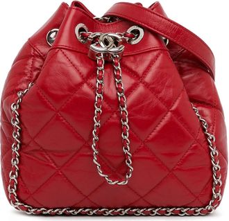 Chanel Hobo Bags - Aged Calfskin Chain Around Drawstring Bucket - Gr. unisize - in Rot - für Damen
