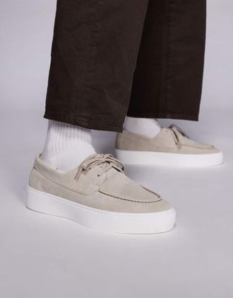 Steve Madden Leeway - L&auml;ssige Slipper zum Schn&uuml;ren aus Wildleder in Taupe-Neutral