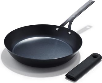 Oxo Obsidian Bratpfanne aus vorgebranntem Karbonstahl, 30,5 cm Bratpfanne mit abnehmbarem Silikongriffhalter, Induktion, ofenfest, Schwarz