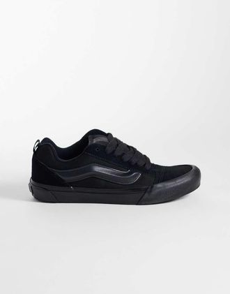Vans Knu Skool - Klobige Sneaker in Triple-Schwarz