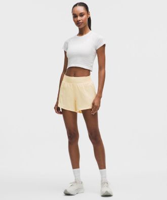lululemon Hotty Hot Shorts mit hohem Bund und Liner f&uuml;r Frauen - 10 cm - Gr&ouml;&szlig;e 10 in Butter Cream