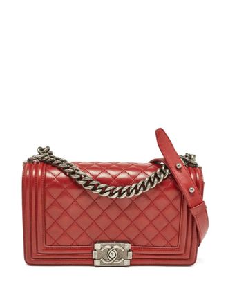 Chanel sac port&eacute; &eacute;paule Boy Chanel - Rouge