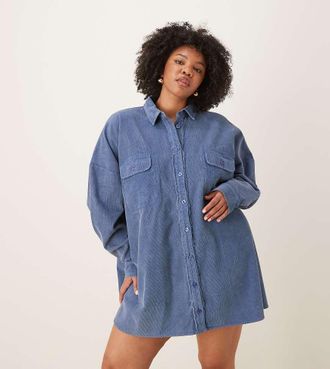 Asos Curve ASOS DESIGN Curve - Oversize-Hemdkleid in verwaschenem Jeansblau mit Taschen-Keine Farbe