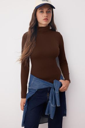 Trendyol Lang geschnittene, taillierte Bluse - Braun