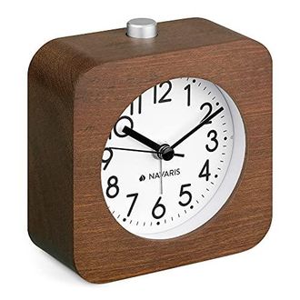 Navaris R&eacute;veil analogique Bois - Horloge &agrave; Aiguilles Classique avec Fonctions Heure Alarme Snooze et r&eacute;tro&eacute;clairage - R&eacute;veil carr&eacute; Bois fonc&eacute;